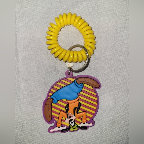 Disney | Other | Vintage Disneyland Goofy Laser Cut Keychain With ...